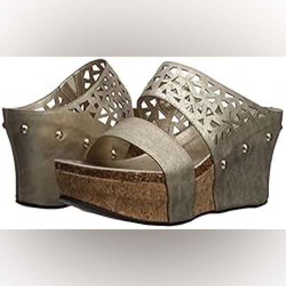 Volatile | Shoes | Volatile Bayswater Pewter Wedge Sandals Size 8 ...